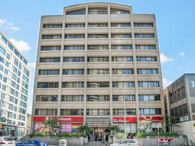 555 Yonge St, Toronto, ON | MrLOFT.ca