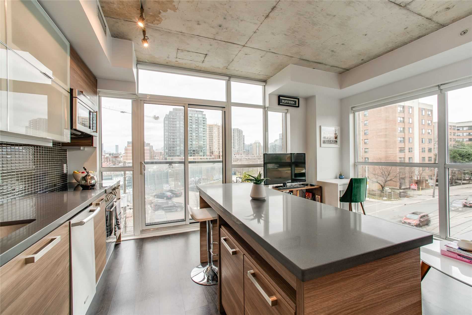 410 - 1205 Queen St W, Toronto | Leased, C4994135 | MrLOFT.ca