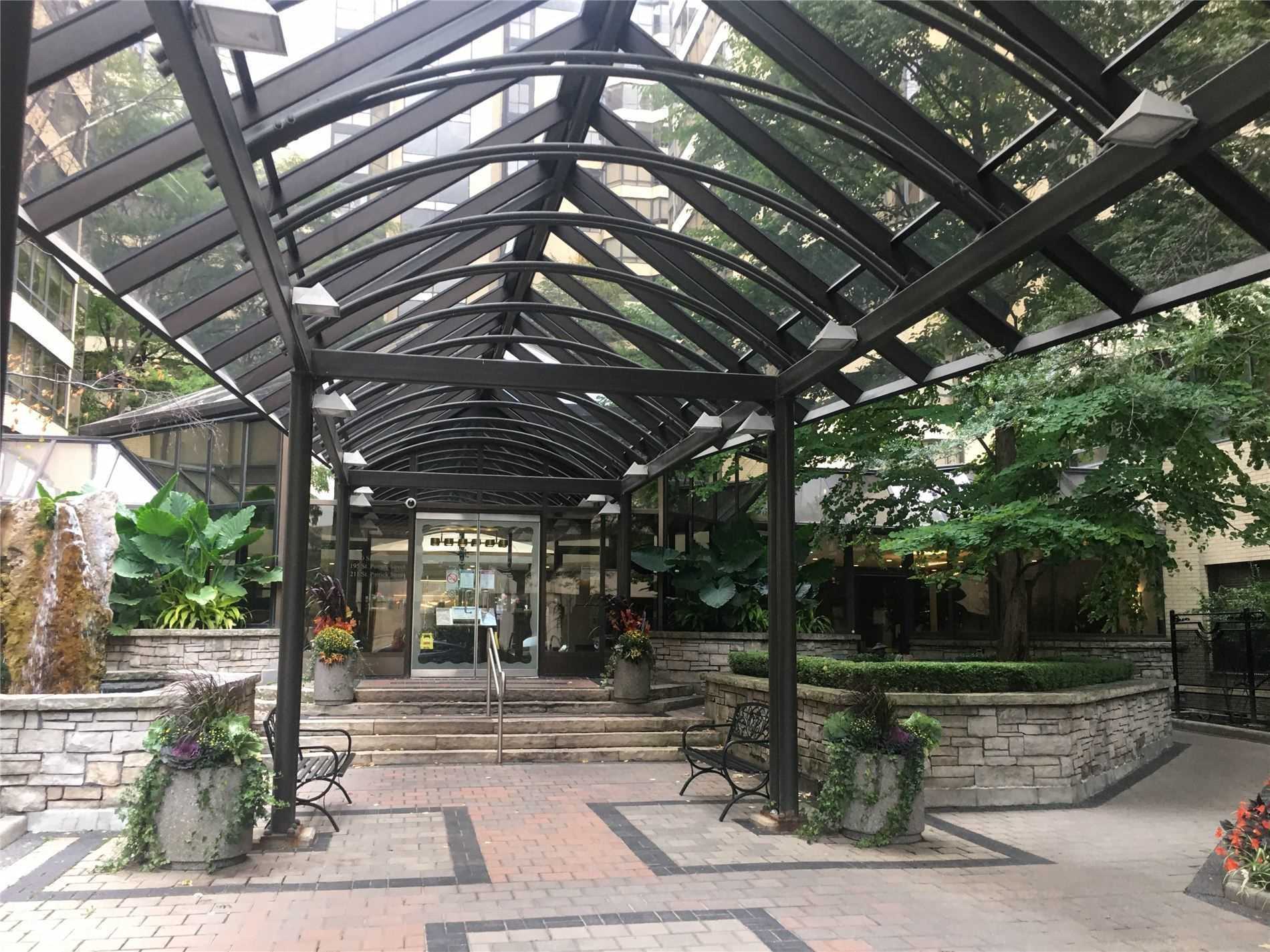 1001 - 280 Simcoe St, Toronto | Sold, C5053818 | Condos.ca