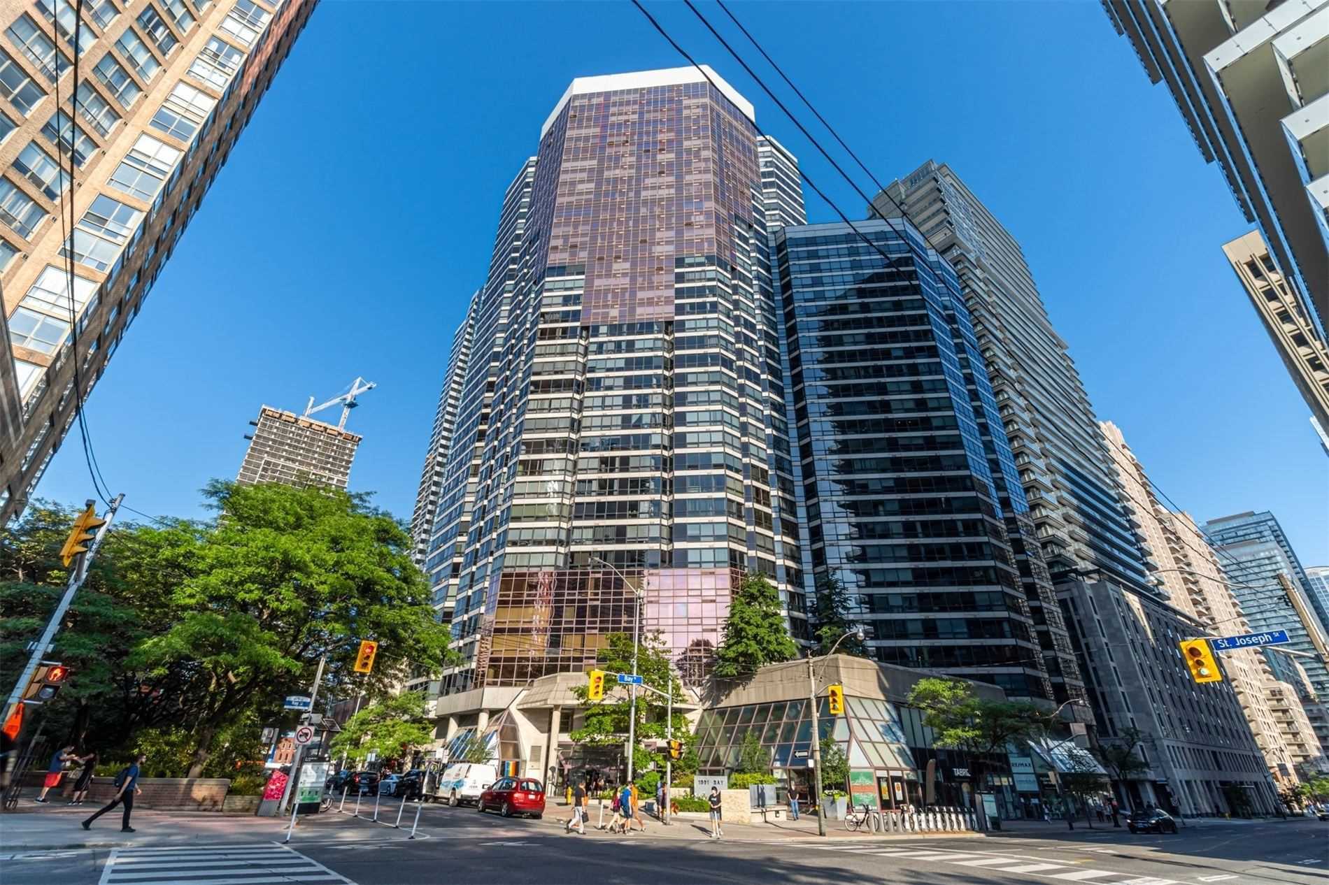 1002 - 1001 Bay St, Toronto | Leased, C5056305 | Condos.ca