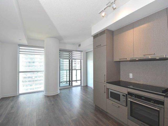 1812 - 87 Peter St, Toronto | Leased, C5072024 | Condos.ca