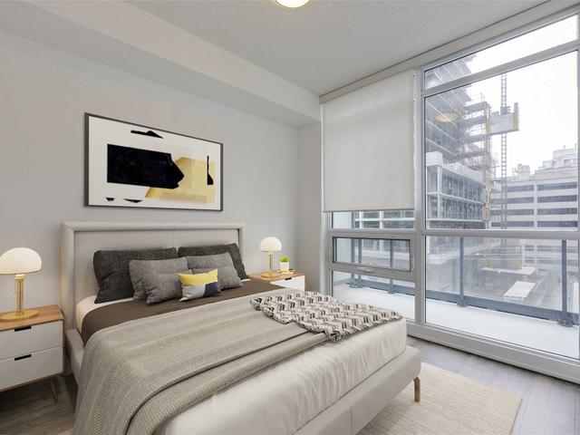 402 - 30 Roehampton Ave, Toronto | Leased, C5086314 | Condos.ca