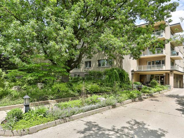 304 - 31 Rosedale Rd, Toronto | Sold Conditional, C5133734 | Condos.ca