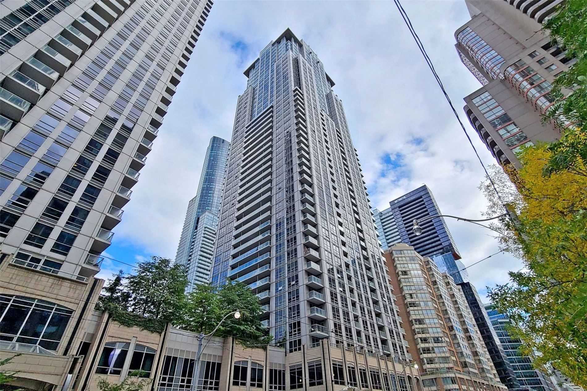 610 - 761 Bay St, Toronto | Sold, C5134010 | Condos.ca