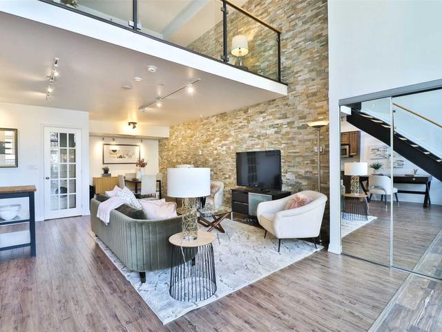 10 - 25 Lourdes Lane, Toronto | Sold, C5146177 | Condos.ca