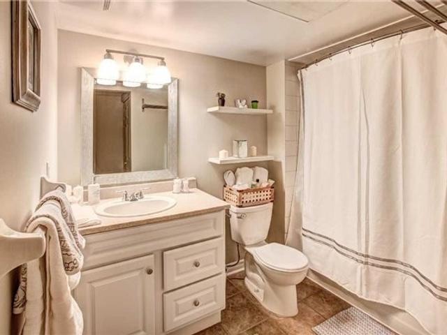 7 - 217 St George St, Toronto | Expired, C5161748 | Condos.ca