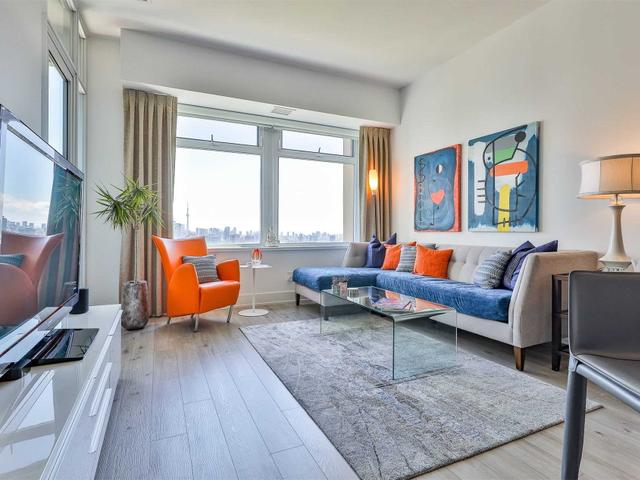 1215 - 111 St Clair Ave W, Toronto | Sold, C5296002 | Condos.ca