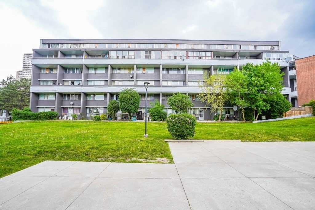 315 - 5 Sunny Glenway Glwy, North York | Sold Conditional, C5306340 ...