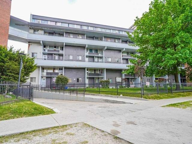 315 - 5 Sunny Glenway Glwy, North York | Sold Conditional, C5306340 ...