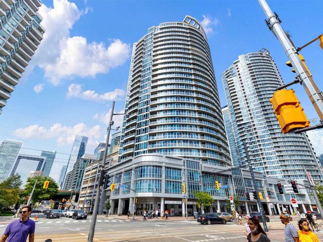 1911 - 218 Queens Quay W, Toronto | Sold, C5348430 | Condos.ca