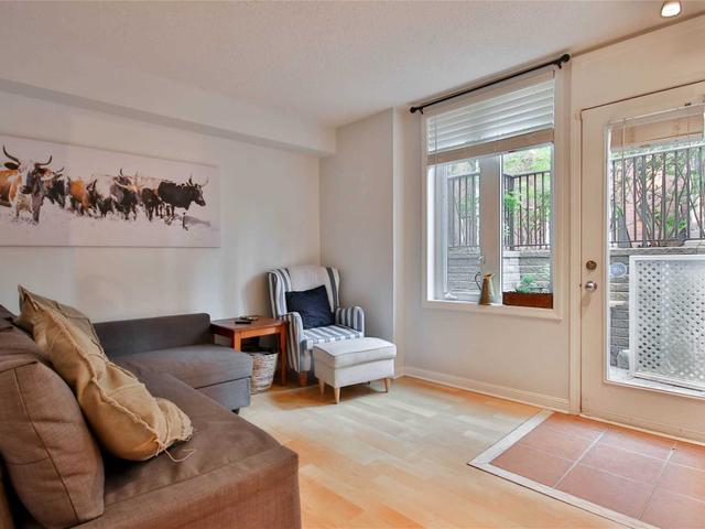 220 - 28 Douro St, Toronto | Sold, C5361639 | Condos.ca