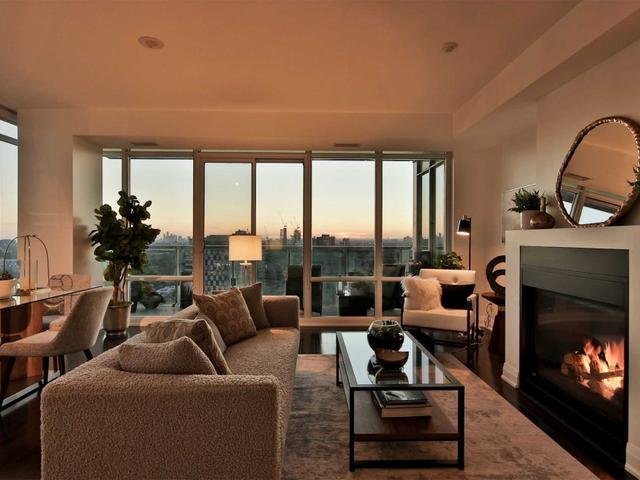 1702 - 1 Bedford Rd, Toronto | Sold, C5408443 | Condos.ca