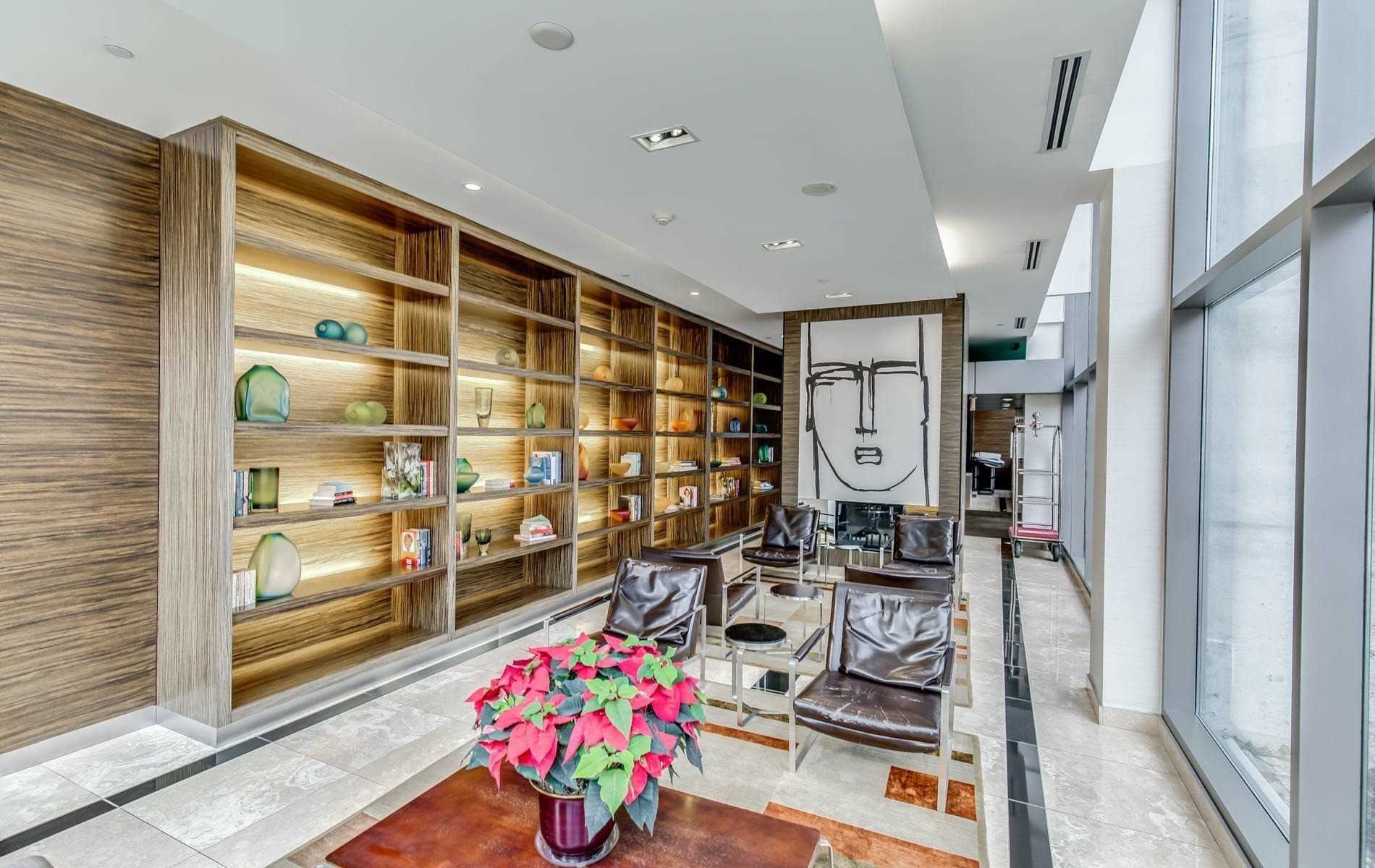 705 - 37 Grosvenor St, Toronto | Sold, C5454009 | Condos.ca