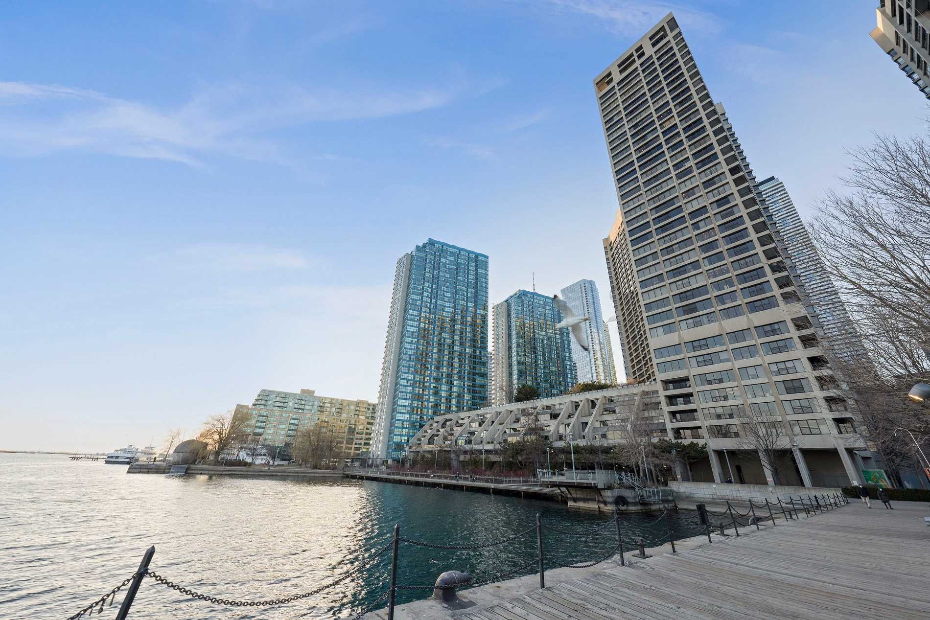 2206 - 65 Harbour Sq, Toronto | Sold, C5505617 | Condos.ca