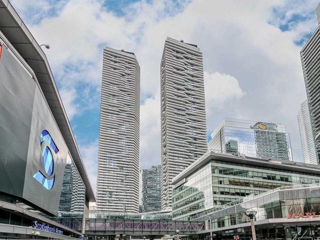 1807 - 100 Harbour St, Toronto | Sold, C5510012 | Condos.ca