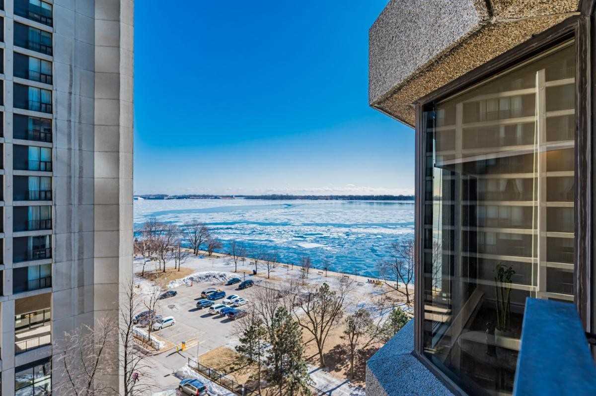 905 - 65 Harbour Sq, Toronto | Sold, C5535460 | Condos.ca