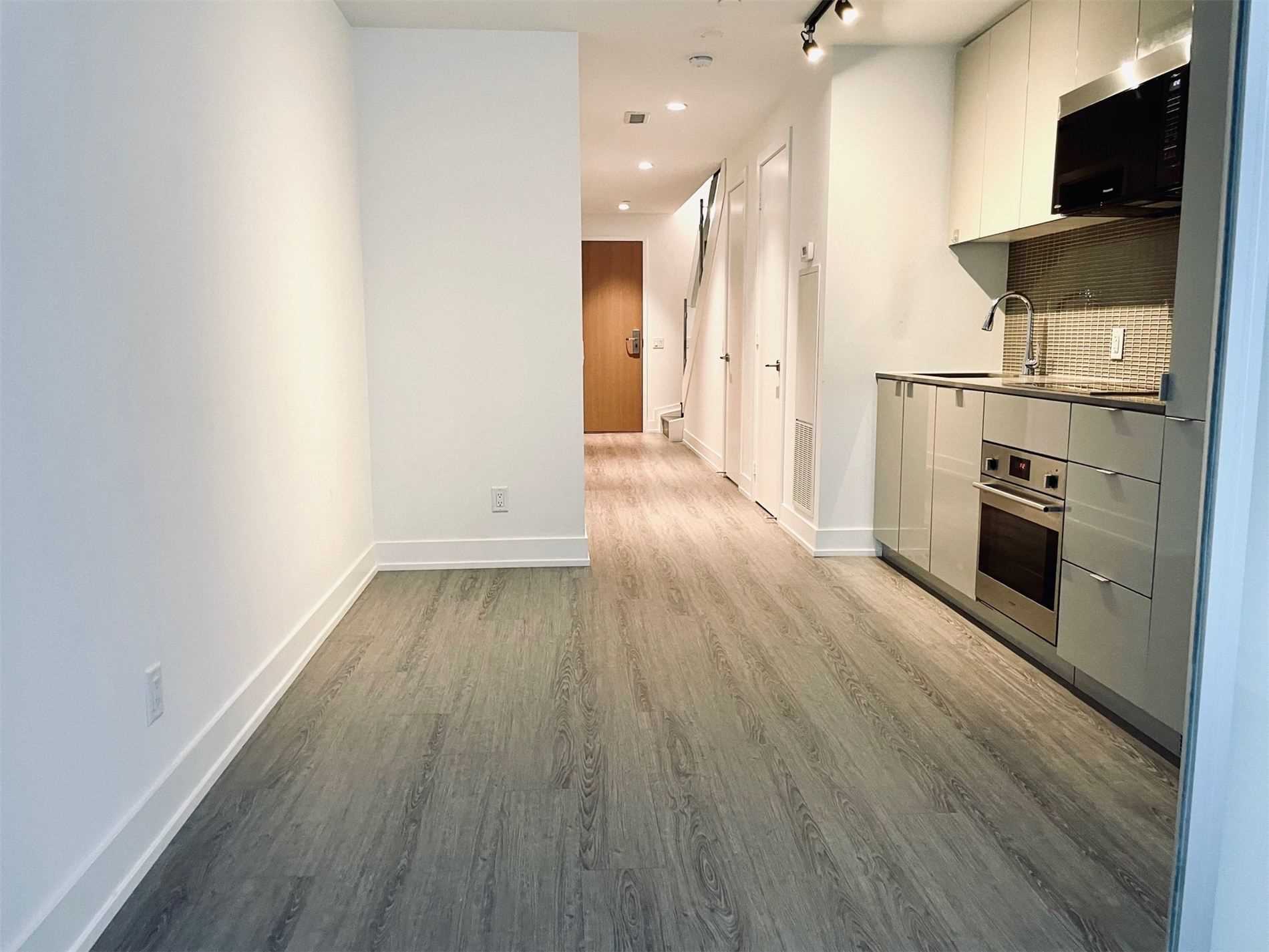 509 - 7 Grenville St, Toronto | Leased, C5580047 | Condos.ca