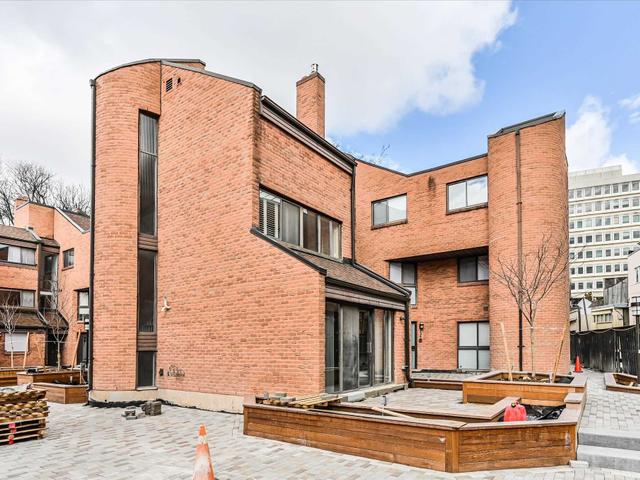 132 - 10 Walker Ave, Toronto | Leased, C5581510 | Condos.ca