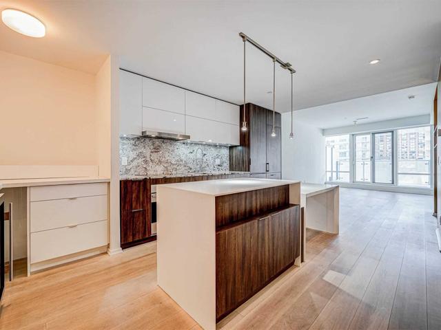 512 - 1 Bloor St E, Toronto | Leased, C5600788 | Condos.ca