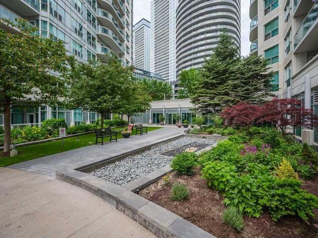 215 - 600 Queens Quay W, Toronto | Sold, C5687875 | Condos.ca