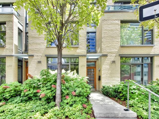 271 Mutual St, Toronto | Terminated, C5717771 | Condos.ca