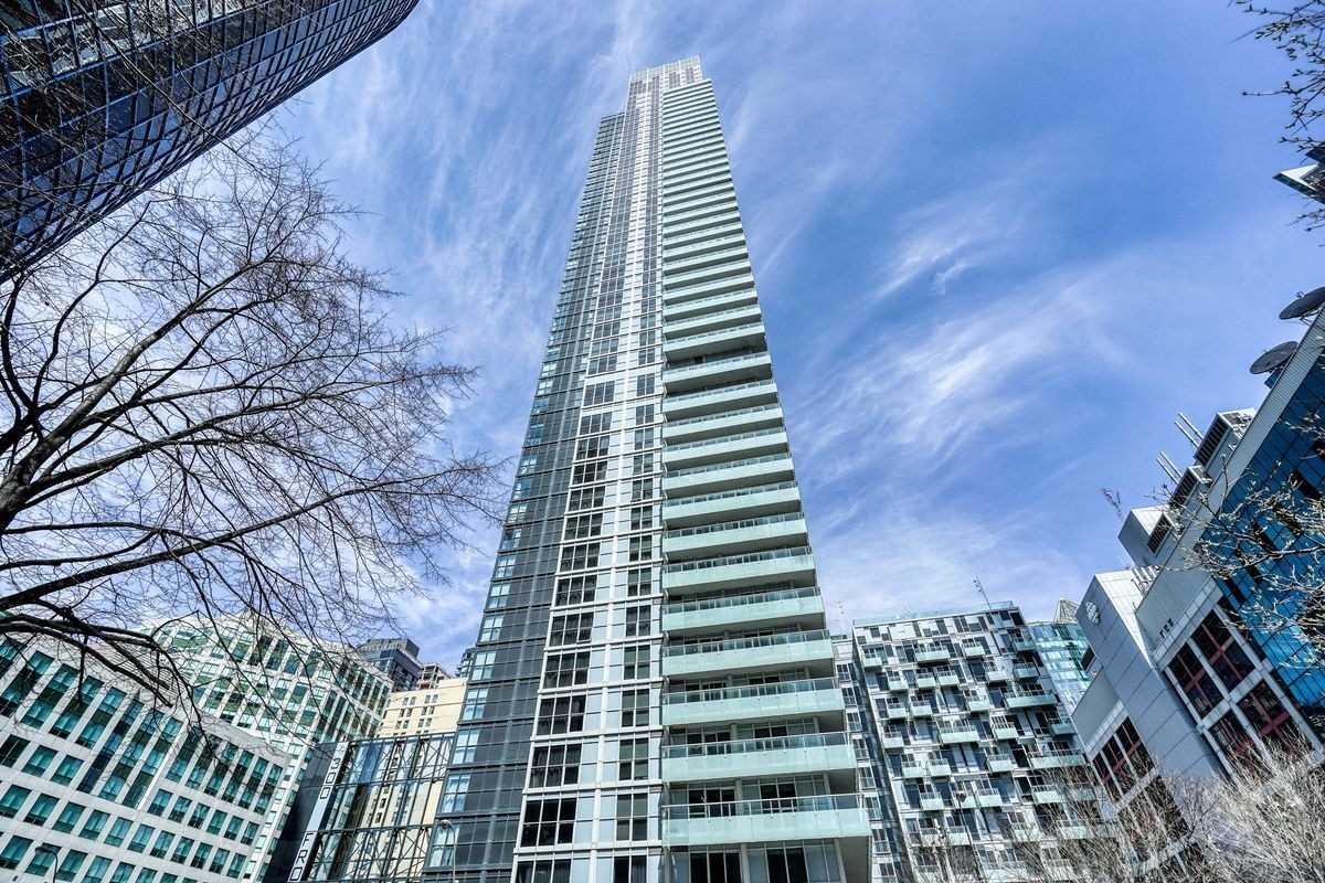 PH 01 - 300 Front St W, Toronto | Leased, C5741046 | Condos.ca