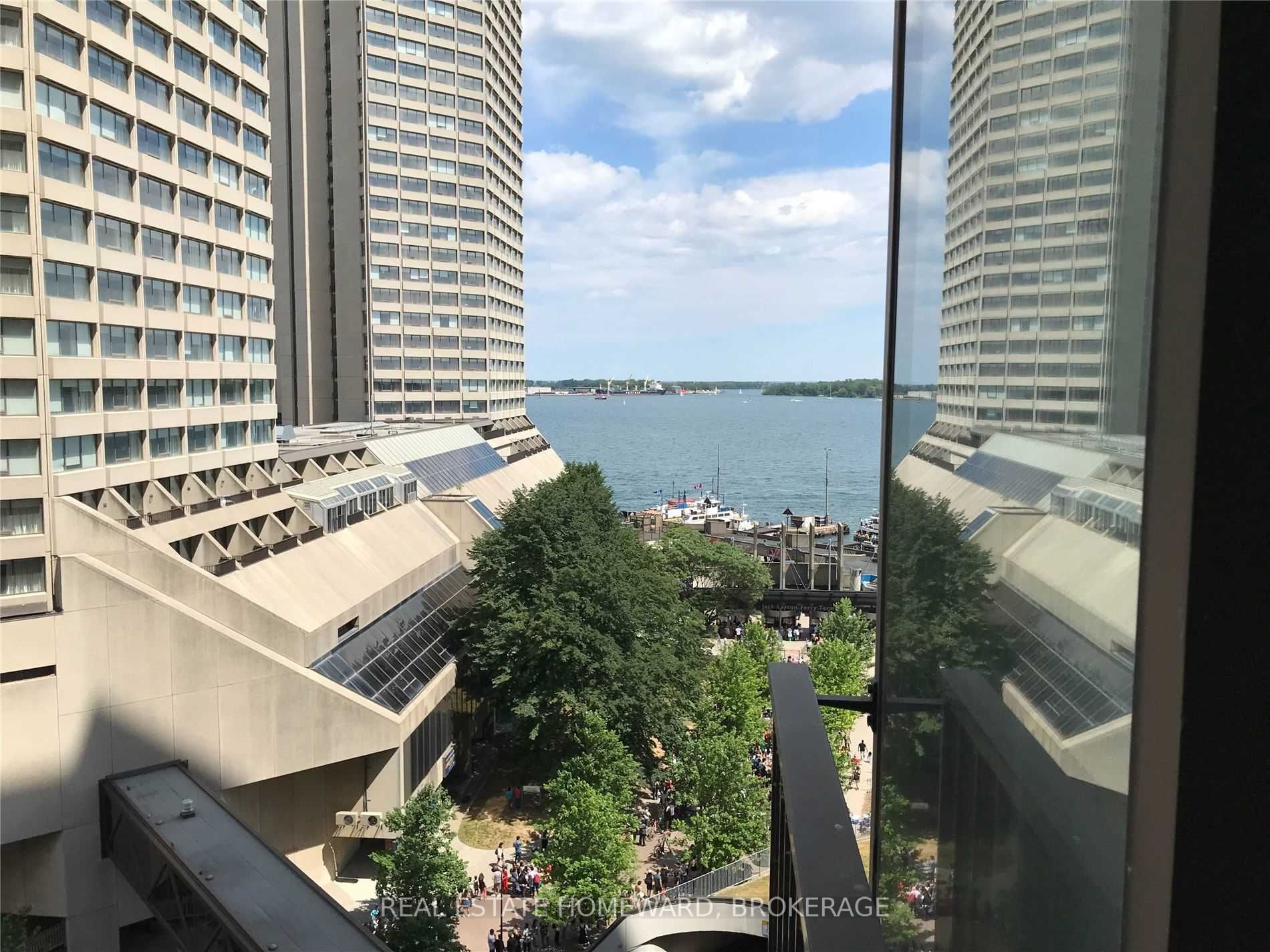 1035 - 33 Harbour Sq, Toronto | For Sale @ $695,000 | Condos.ca