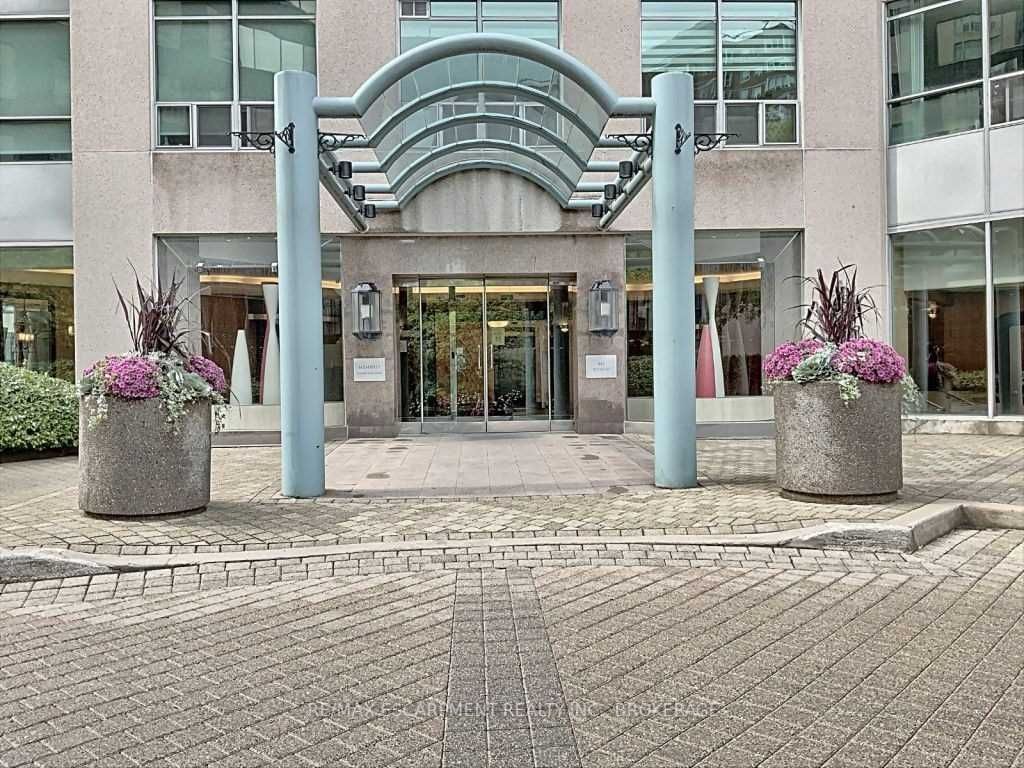 218 - 942 Yonge St, Toronto | Expired, C5776455 | Condos.ca