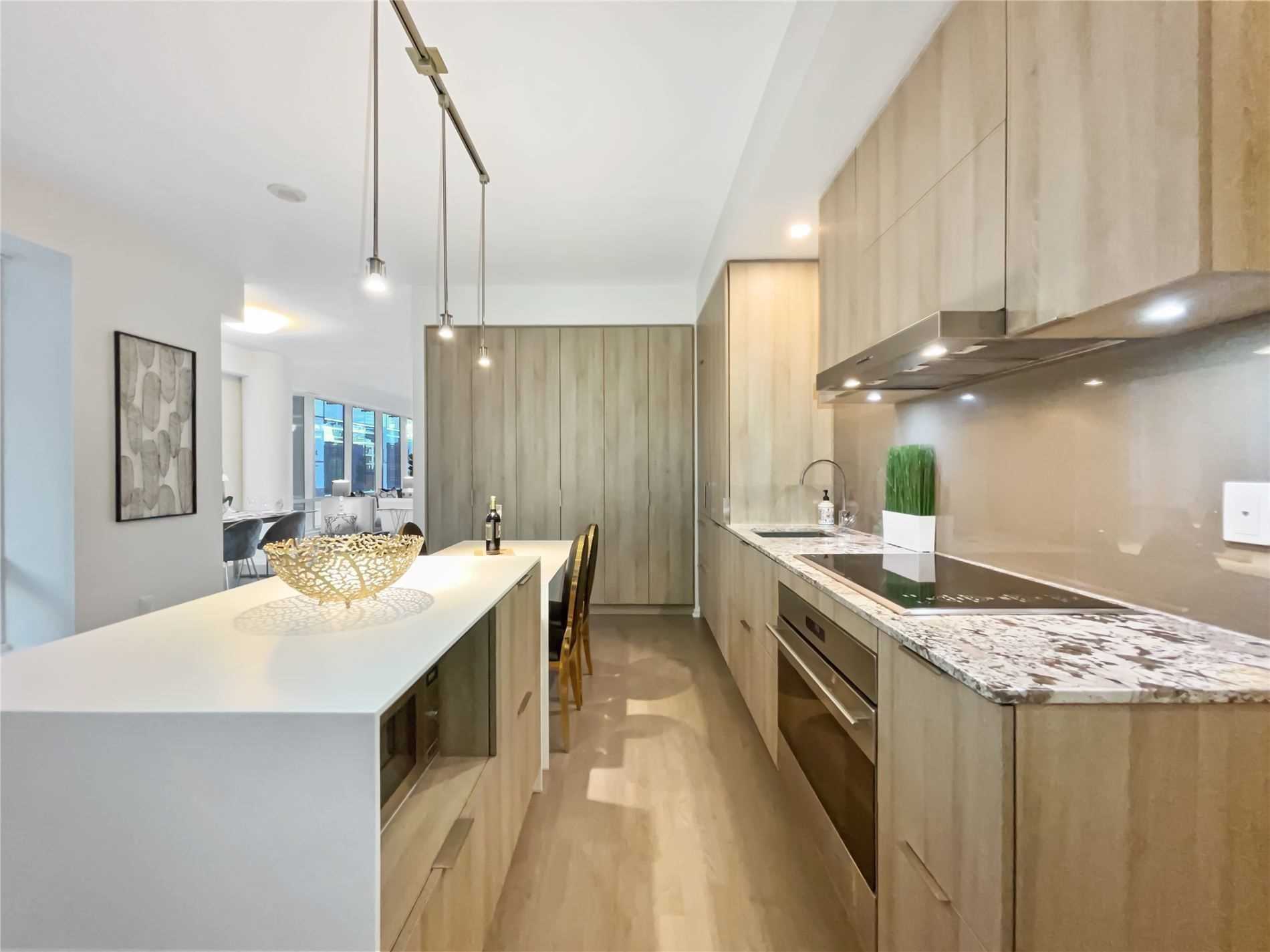 401 - 1 Bloor St E, Toronto | Leased, C5813965 | Condos.ca