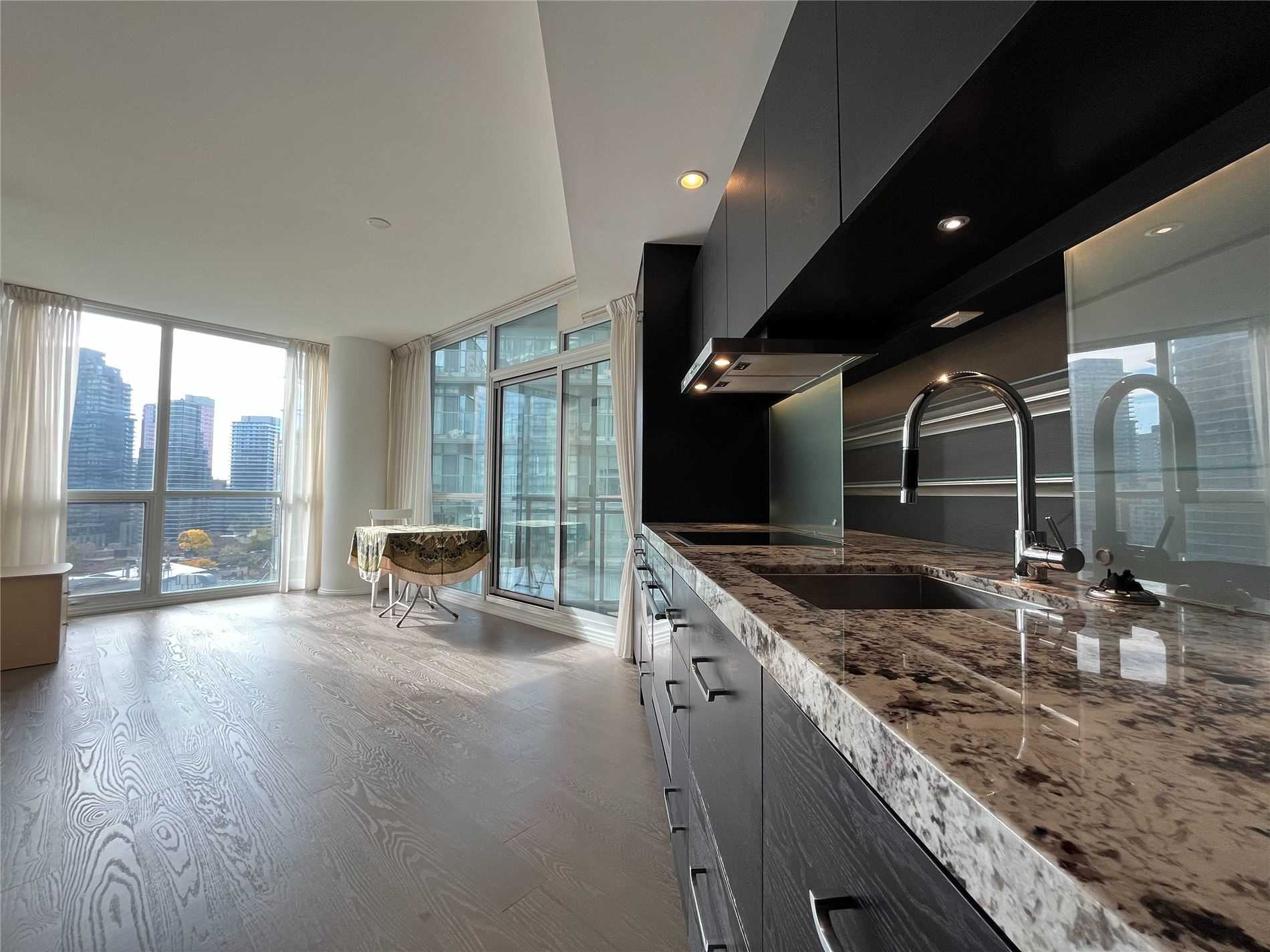 1702 - 45 Charles St E, Toronto | Leased, C5817613 | Property.ca