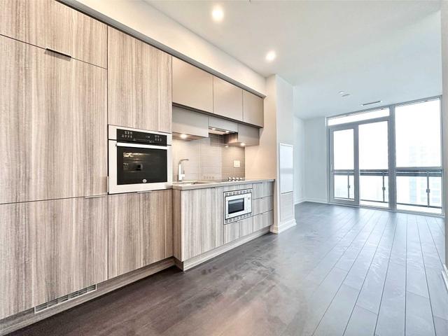 2301 - 39 Roehampton Ave, Toronto | Leased, C5847356 | Condos.ca