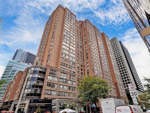 1009 - 633 Bay St, Toronto | Sold, C5850260 | Condos.ca
