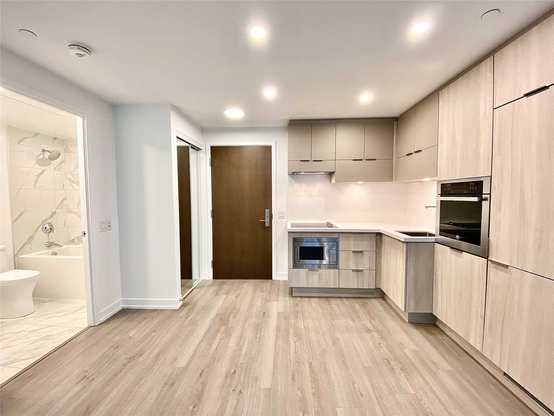 707 - 39 Roehampton Ave E, Toronto | Leased, C5851561 | Condos.ca