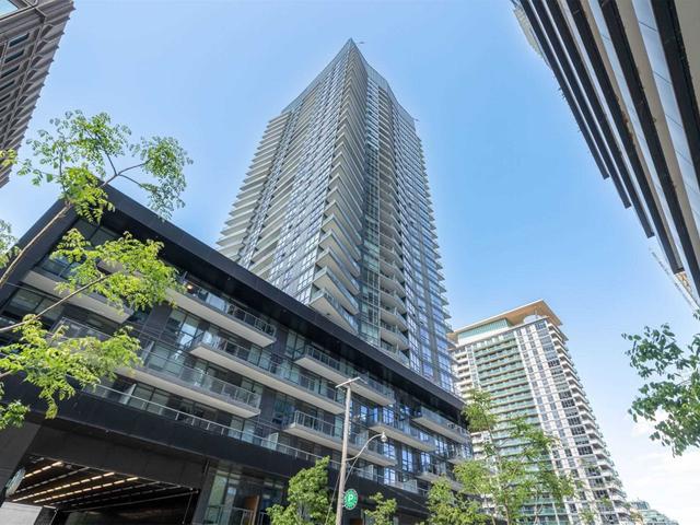 807 - 30 Roehampton Ave, Toronto | Terminated, C5851587 | Condos.ca