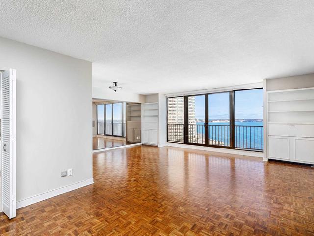 1423 - 33 Harbour Sq, Toronto | Sold, C5877552 | Condos.ca