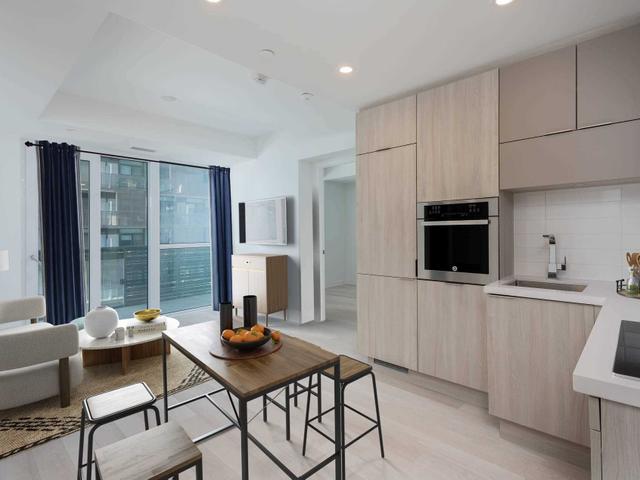 1506 - 39 Roehampton Ave, Toronto | Terminated, C5889787 | Condos.ca