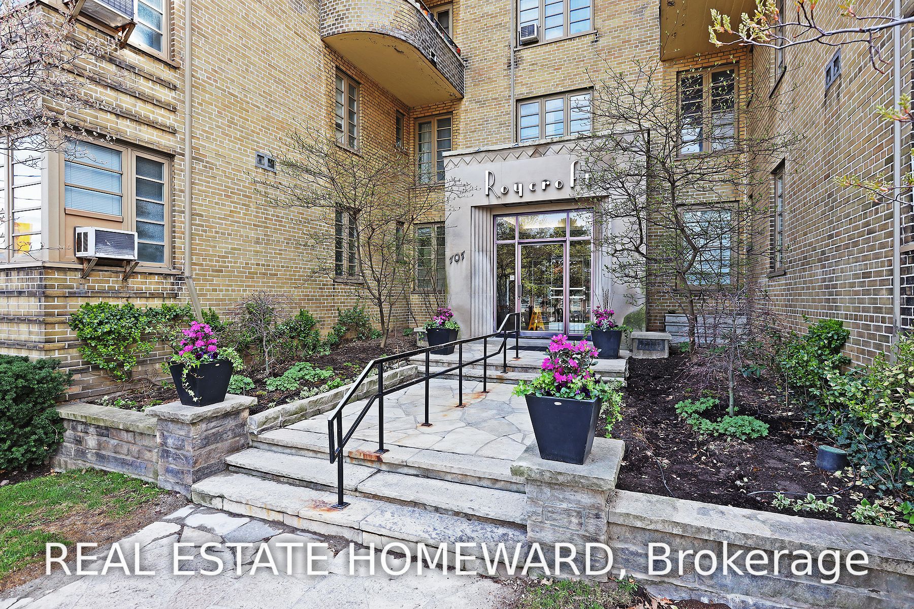 303 - 707 Eglinton Ave W, Toronto | Sold, C5914148 | Condos.ca