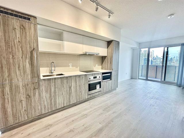 2001 - 138 Downes St, Toronto | Leased, C5925491 | Condos.ca