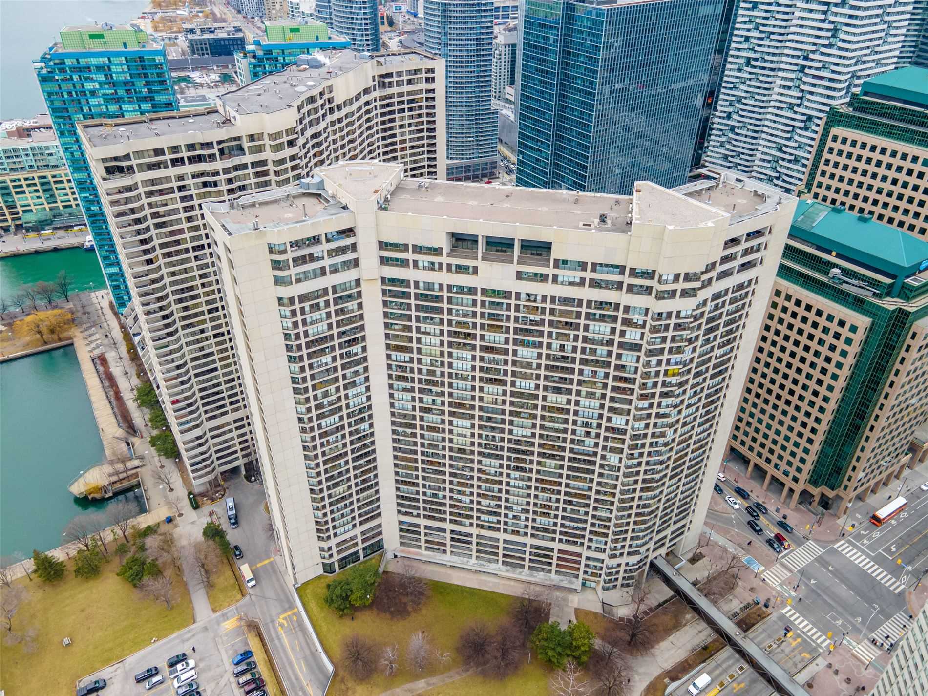 1305 - 65 Harbour Sq, Toronto | Sold, C5927515 | Condos.ca