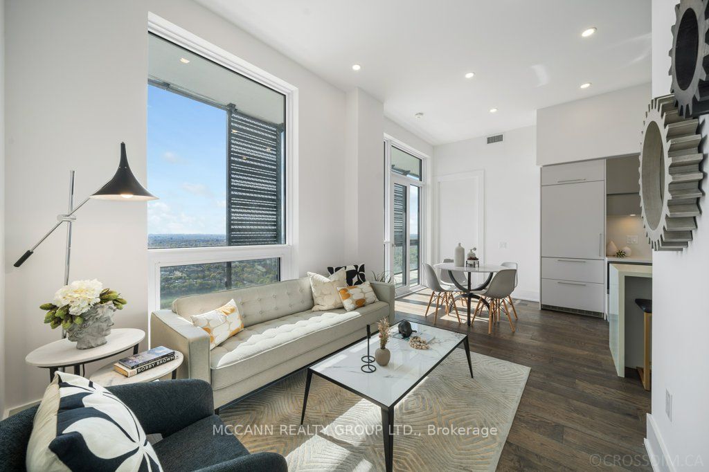 4504 - 39 Roehampton Ave, Toronto | Sold, C5959548 | Property.ca