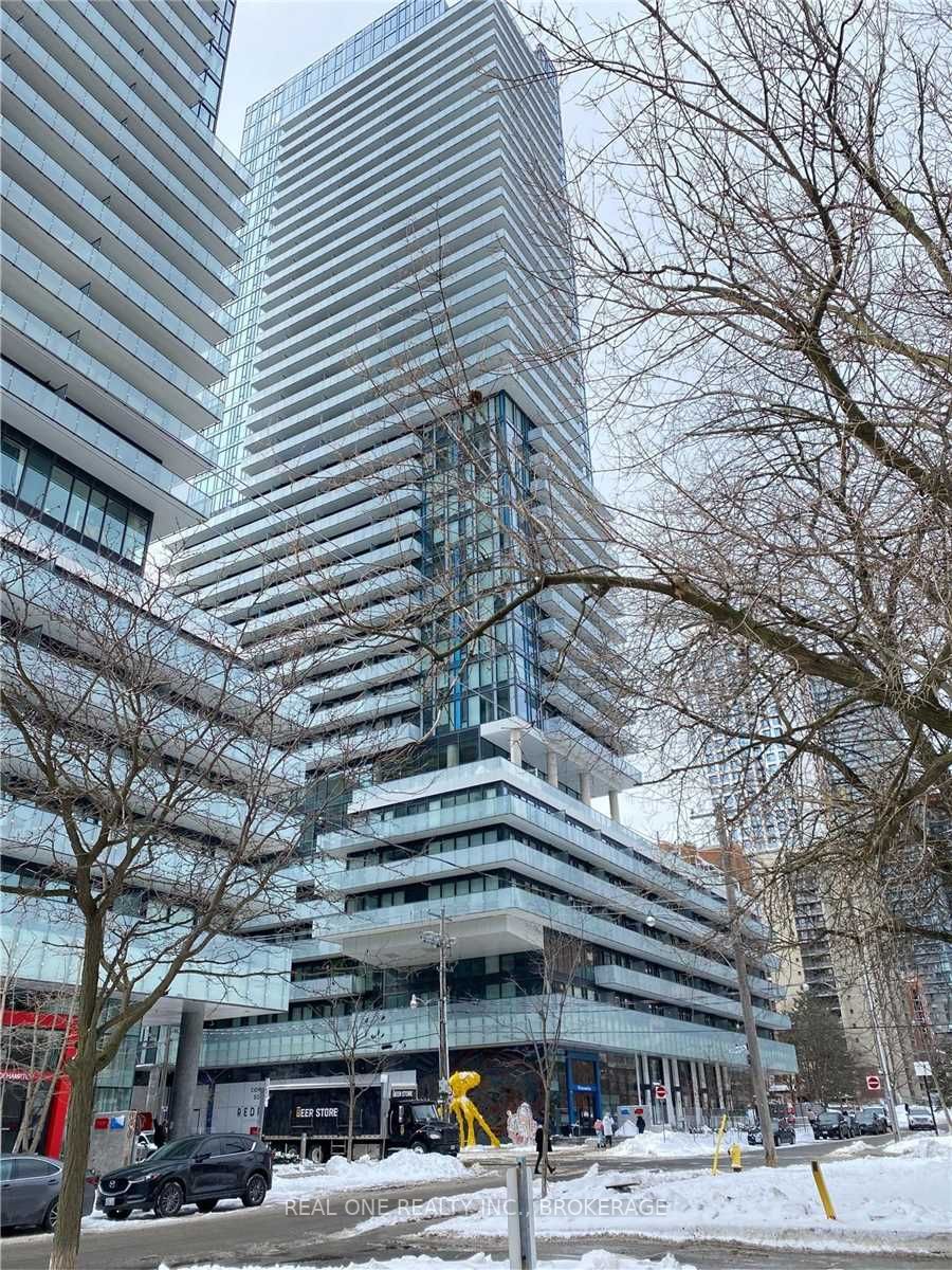 318 - 161 Roehampton Ave, Toronto | Sold, C5961103 | Condos.ca