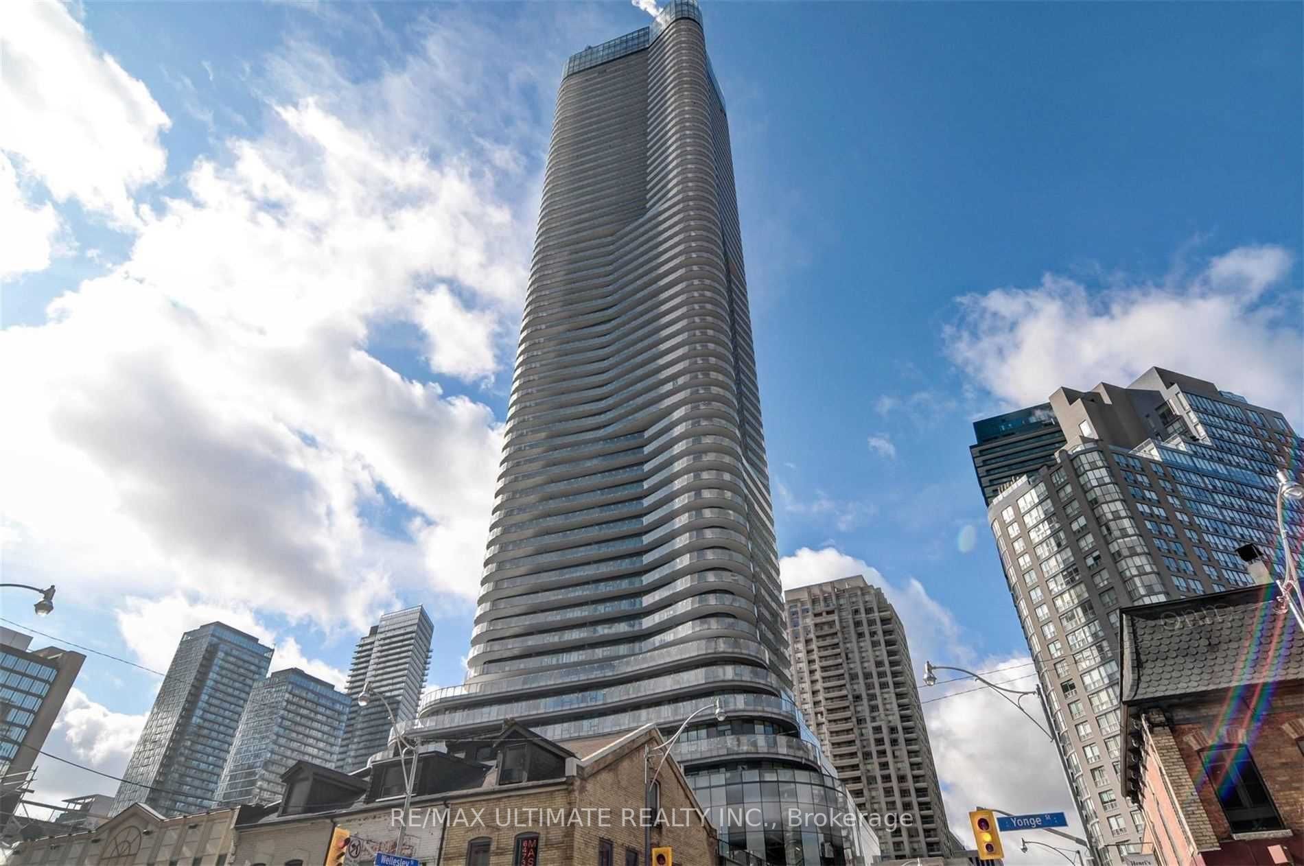 3207 - 11 Wellesley St W, Toronto | Leased, C5973556 | Condos.ca