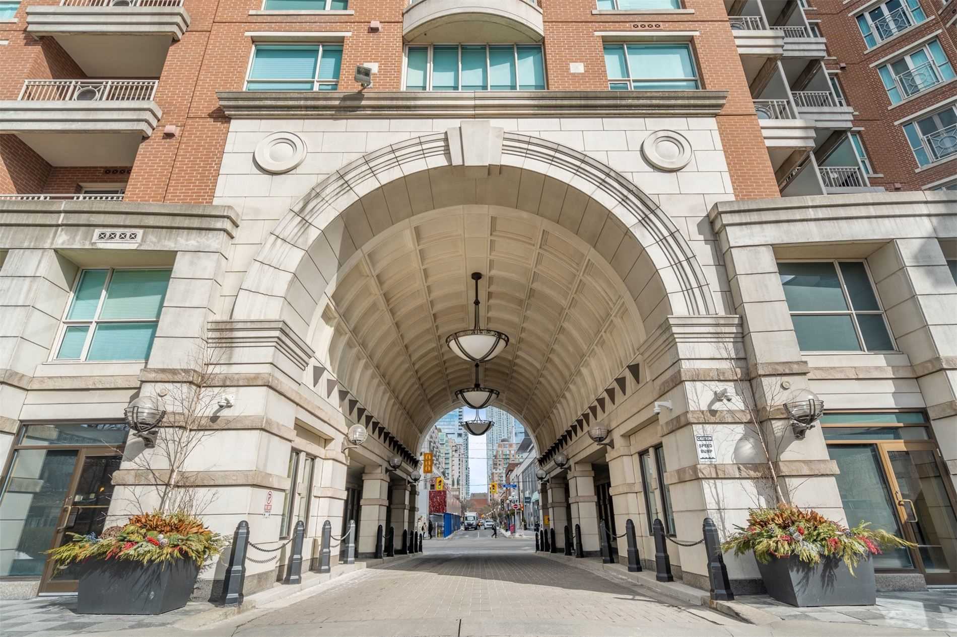 512 - 38 Avenue Rd, Toronto | Sold, C5975885 | Condos.ca
