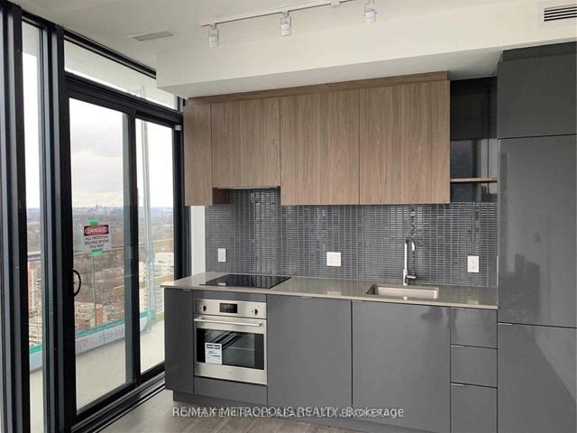 2903 - 161 Roehampton Ave, Toronto | Sold, C5989308 | Condos.ca