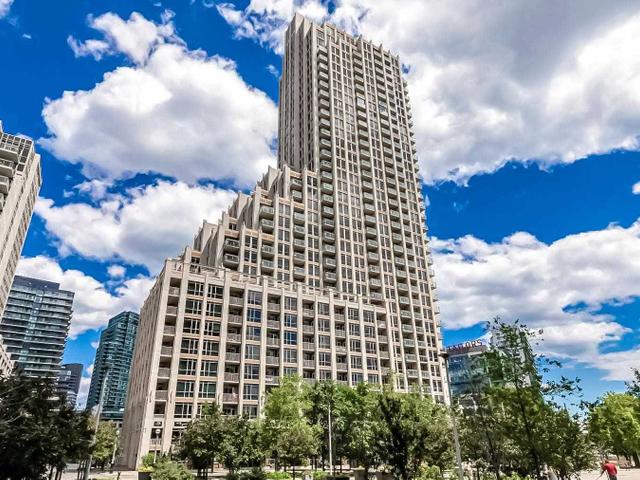 725 - 628 Fleet St, Toronto | Sold, C6006801 | Condos.ca