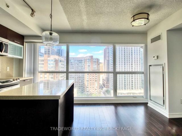 1022 - 386 Yonge St, Toronto | Leased, C6011179 | Condos.ca