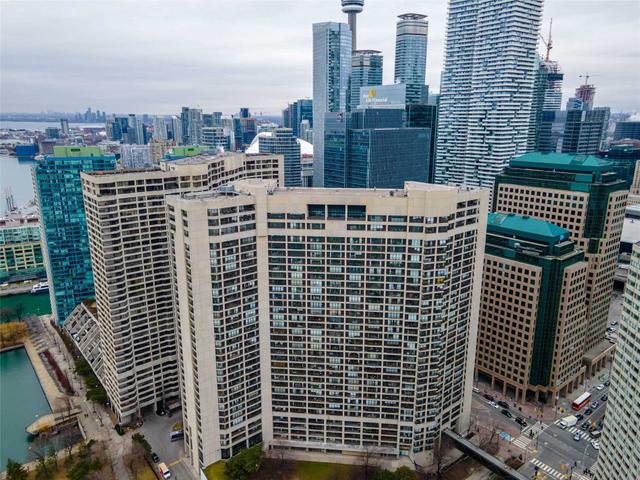 1629 - 33 Harbour Sq, Toronto | Sold, C6025103 | Condos.ca