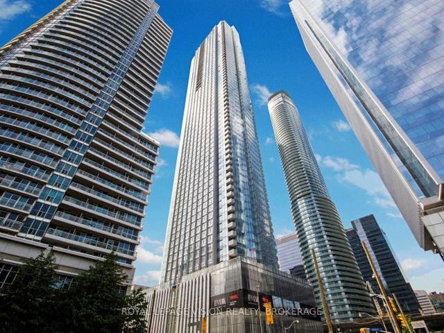 10 York St | Ten York Condos | 16 Condos for Sale & 1 Condo for Rent ...