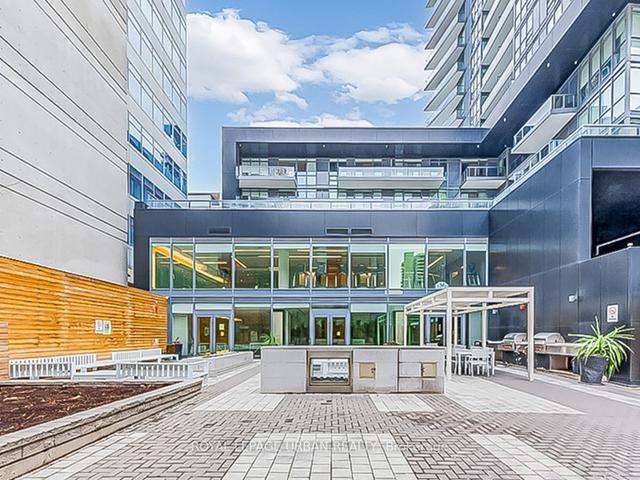 904 - 30 Roehampton Ave, Toronto | Sold, C6030884 | Condos.ca