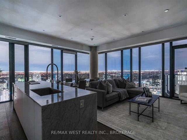 PH 02 - 161 Roehampton Ave, Toronto | Sold, C6040193 | Condos.ca